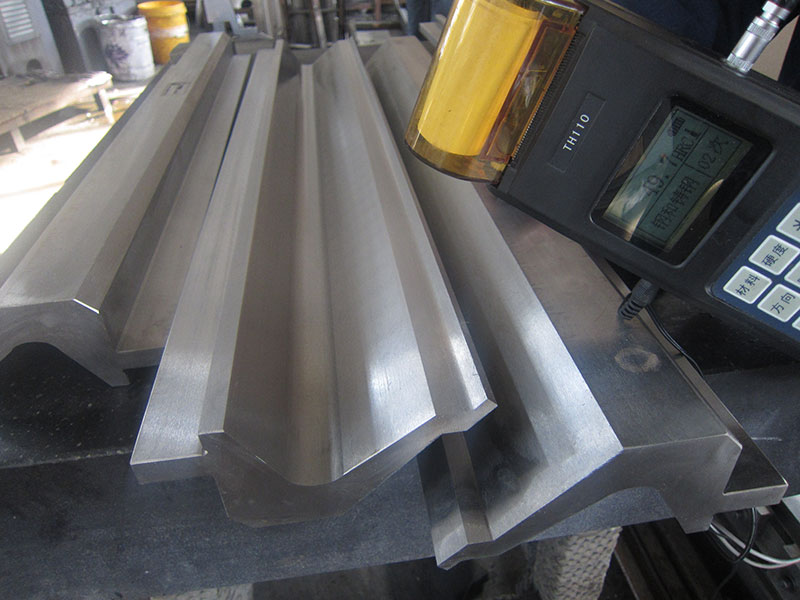 Standard and Special Press Brake Tooling Manufacturer | Fangwei