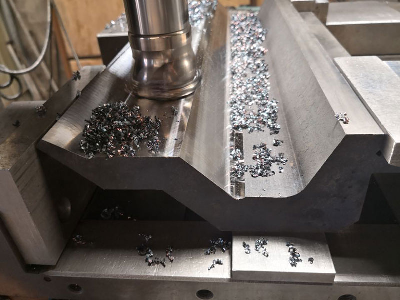 Standard and Special Press Brake Tooling Manufacturer | Fangwei